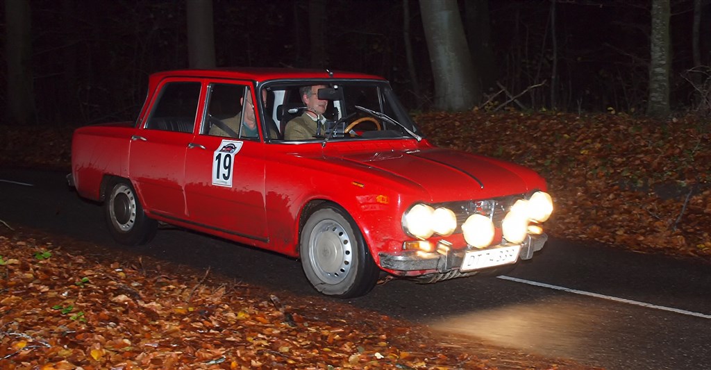 Motorsporten.dk - Rally - Spændende nattedyst for old timere på Fyn